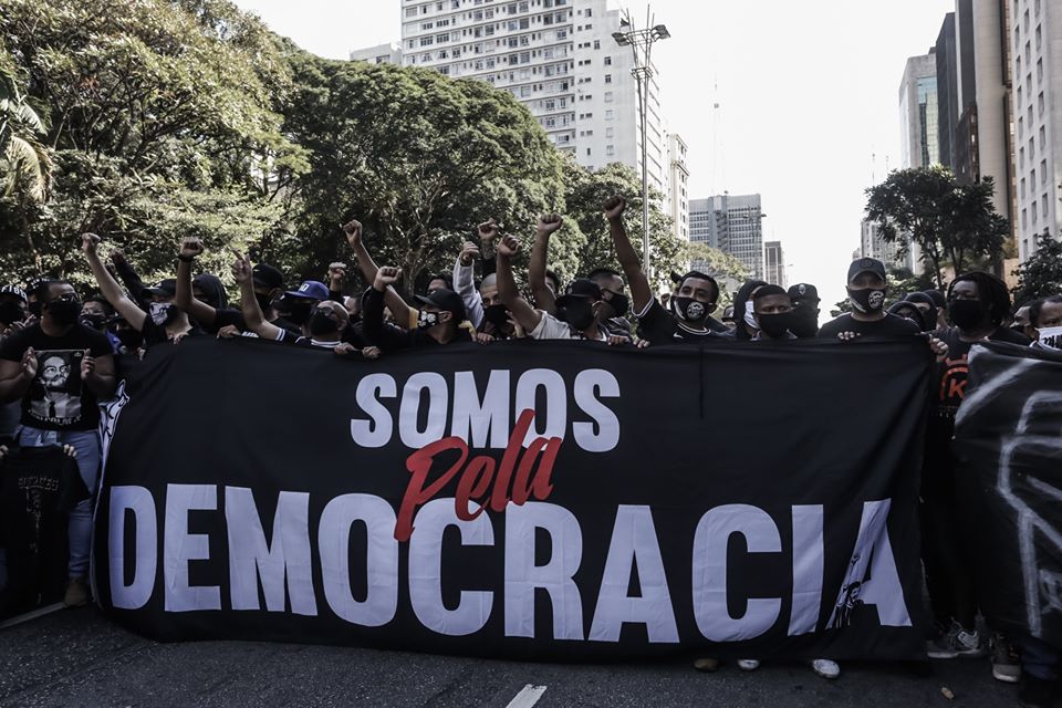 Atos antifa e bolsonarista em São Paulo - Diário de Tempos Estranhos